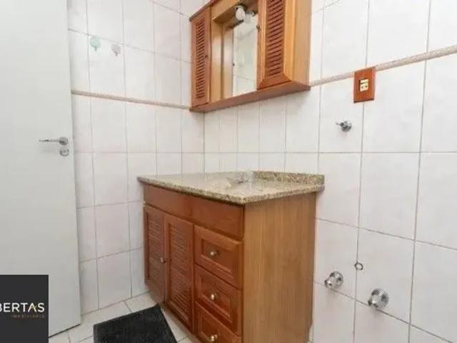 Vende se apartamento com 3 quartos, 1 suíte, 2 vagas e 116m² Moinhos de Vento