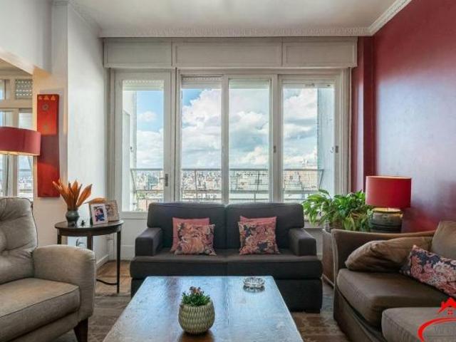Vende se apartamento com 3 quartos 1 suíte, 160m² e 1 vaga Independência