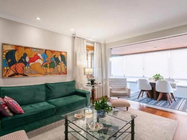 Vende se apartamento com 3 quartos 1 suíte, 2 vagas e 171 m² Bela Vista