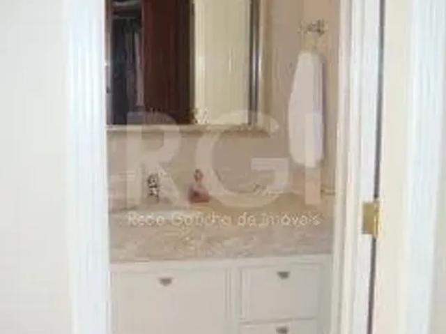 Vende se apartamento com 3 suítes, 4 vagas, hidromassagem e 230m² Bela Vista