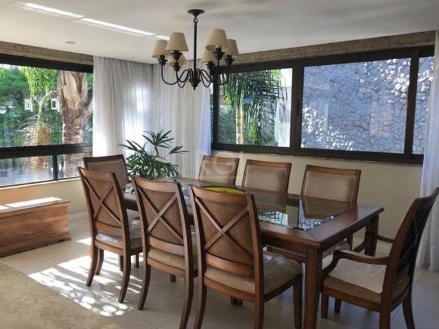 Vende se apartamento com 3 suítes, 4 vagas, hidromassagem e 230m² Bela Vista