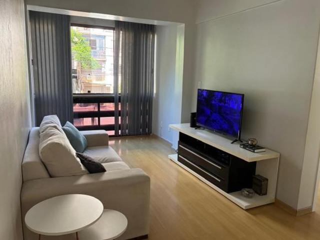 Vende se apartamento com 1 dormitório, 40 m² e 1 vaga Auxiliadora