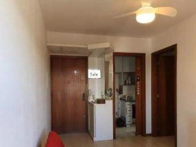 Vende se apartamento com 1 quarto, 43 m² e 1 vaga – Menino Deus