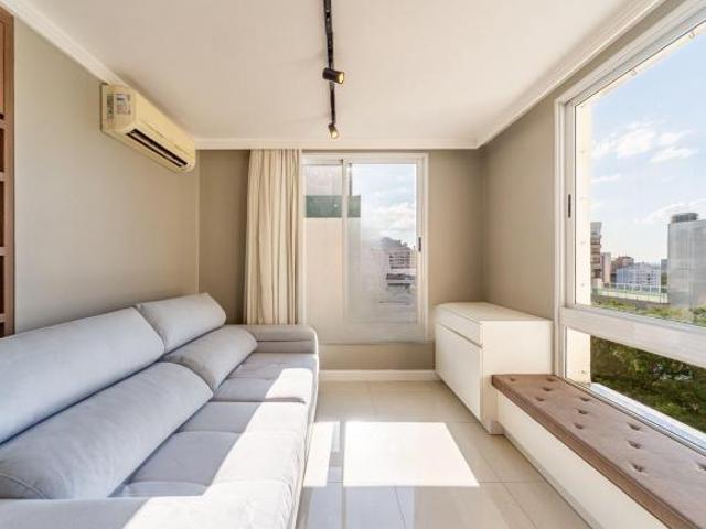 Vende se apartamento com 1 quarto e 1 vaga – Mont&apos Serrat