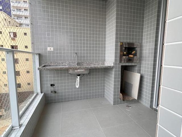 Vende se Apartamento Com 2 Dormitórios no Canto do Forte em Praia Grande/SP
