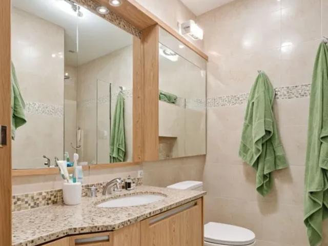 Vende se apartamento com 2 quartos 1 suíte, 77m² e sacada com churrasqueira P