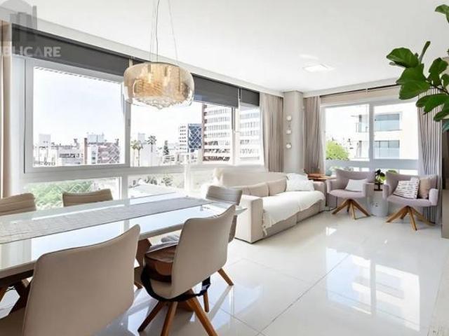 Vende se apartamento com 2 quartos 1 suíte, 81m² e 2 vagas – Moinhos de Vento