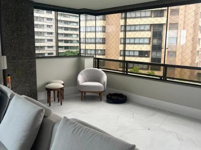 Vende se apartamento com 4 suítes, 333m² e 3 vagas Bela Vista