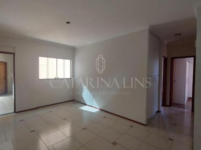 Vende se Apartamento com Varanda e Vista