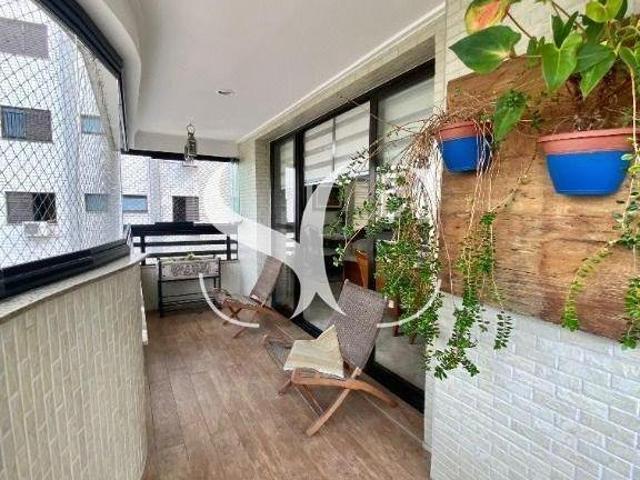 Vende se apartamento de 03 dormitórios sendo 03 suítes no bairro de Vila Rica em Santos