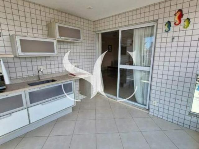 Vende se apartamento de 03 dormitórios sendo 01 suíte no bairro de Pompéia em Santos