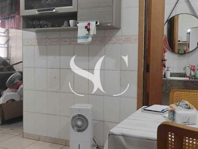 Vende se apartamento de 02 dormitorios mobiliado no bairro de Boqueirão em Santos
