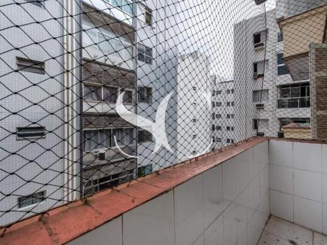 Vende se apartamento de 02 dormitórios no bairro de Boqueirão em Santos