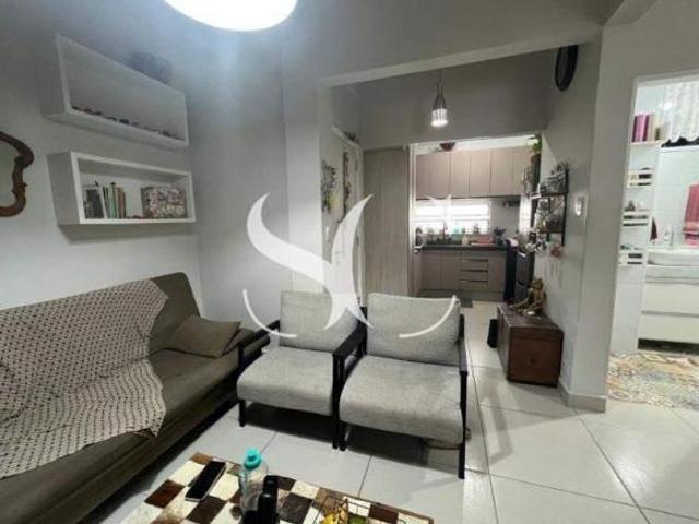 Vende se apartamento de 02 dormitórios no bairro de Pompeia em Santos