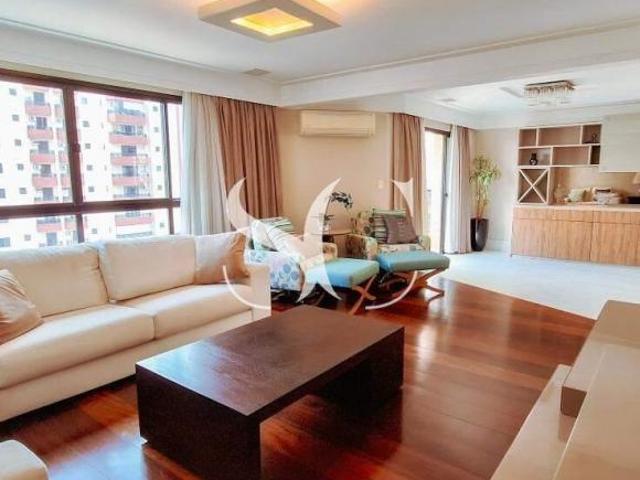 Vende se apartamento de 04 dormitórios sendo 04 suítes no bairro de boqueirão em Santos