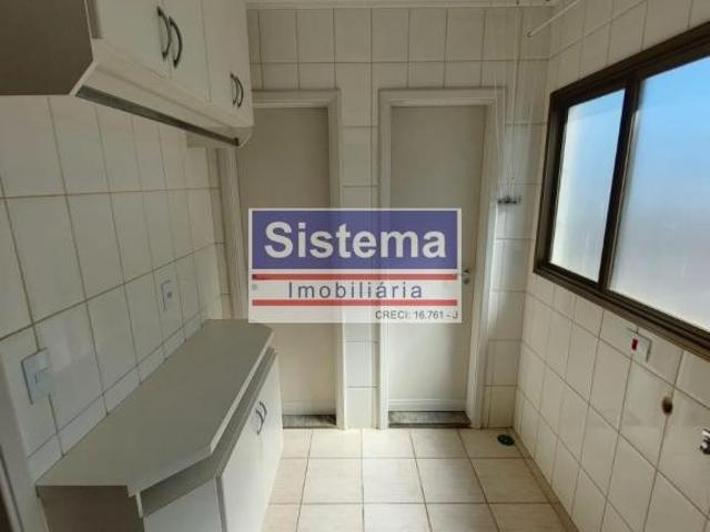 Vende se apartamento de 3 dormitórios Vila Imperial São José do Rio Preto/SP