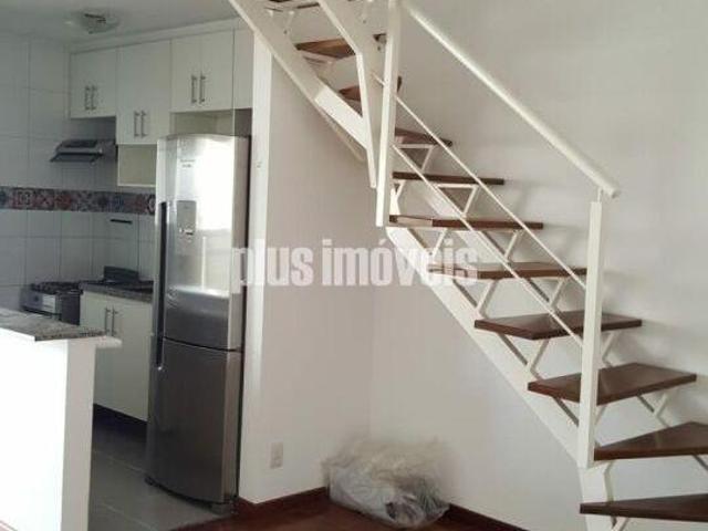 Vende se apartamento duplex na região da Vila Madalena