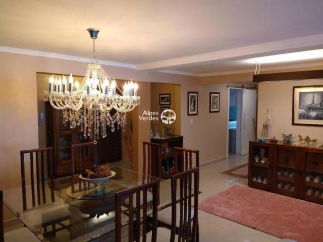 Vende se apartamento em frente a Catedral de Pedra com 3 dormitorios mobiliado