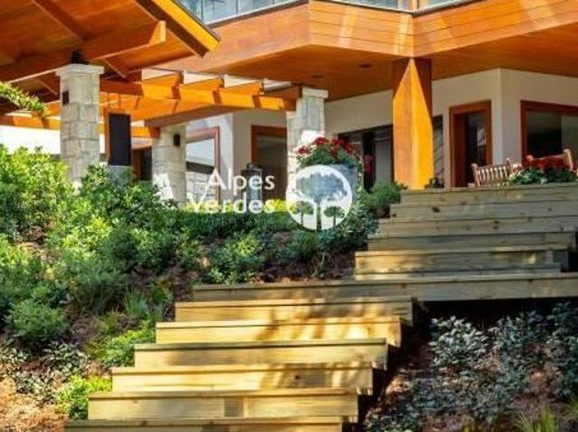 Vende se apartamento em Gramado vista Vale do Quilombo a 5 minutos da Rua Coberta