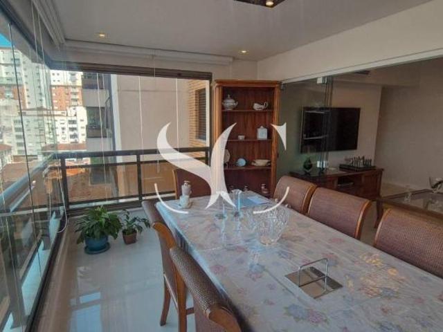 Vende se apartamento em Santos, na Ponta da Praia, 3 dormitórios, 1 suíte, varanda com churrasqueira