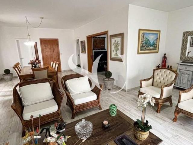 Vende se apartamento Garden de 03 suítes no bairro de Gonzaga em Santos