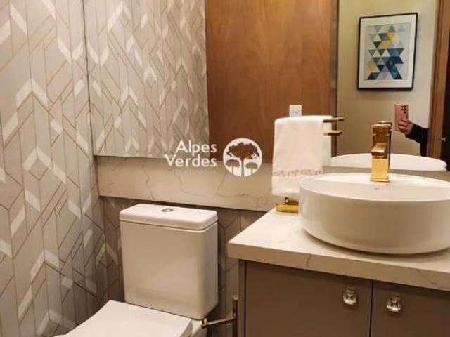 Vende se apartamento mobiliado em Gramado a 5 minutos da Rua Coberta