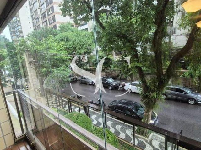 Vende se apartamento na Vila Rica em Santos, 3 suítes, 3 vagas, alto padrão!
