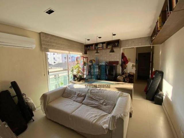 Vende se apartamento na Ponta da Praia, Santos SP com 2 quartos. Vaga demarcada e piscina