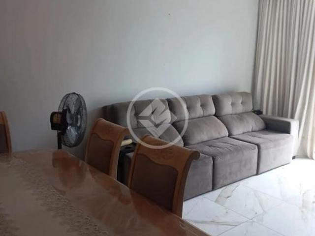 #Vende se apartamento na região do Coxipó, reformado, com 03 quartos, sala para 02 ambientes, sac