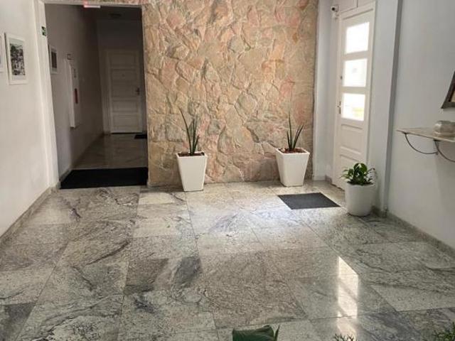 Vende se apartamento no centro de Curitiba