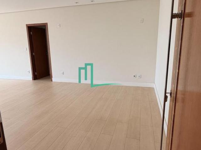 VENDE SE, APARTAMENTO NO EDIFICIO LÁ FIORI EM FRANCA SP