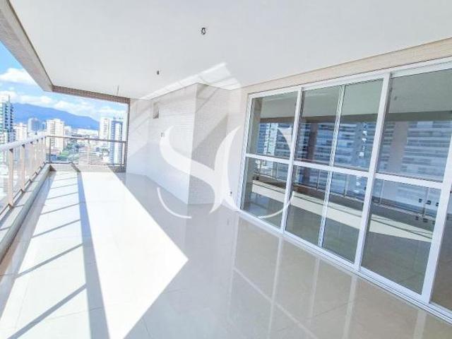Vende se apartamento novo com 03 dormitórios sendo 03 suites no bairro de Embaré em Santos