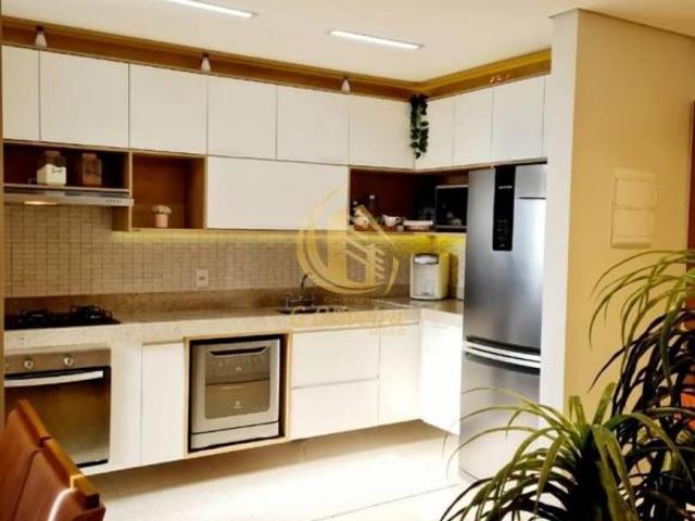 Vende se Apartamento, sendo 3 quartos, 1 suíte, 2 vagas 77m2