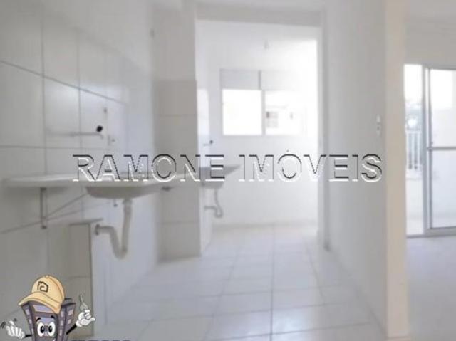 Vende se apto com 50,29m², com 2 dormitórios, sala, cozinha, área de serviço, banheiro e 1 vaga de