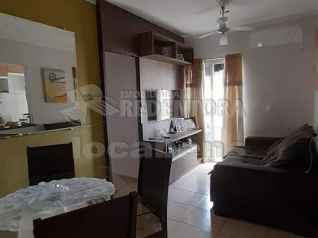 Vende se Apto Cond. Spazio Rio Perola