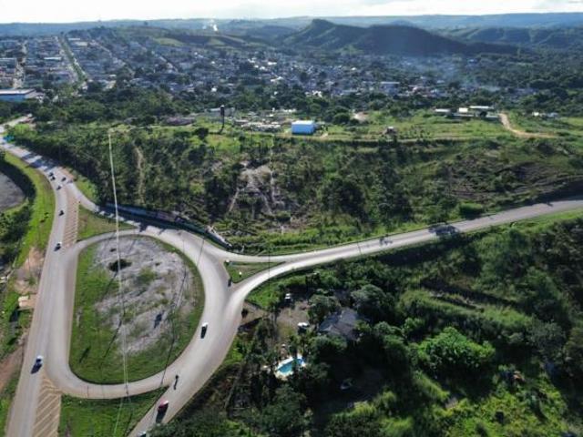 Vende se área de 20.000 m² Água Quente/DF Nova R.A
