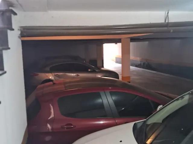 Vende se bela casa em Condomínio Fechado! 02 quartos sendo suíte na Vila Mazzei!