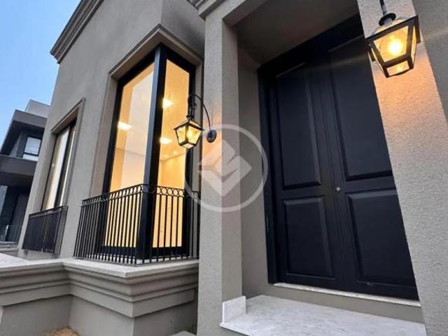Vende se bela casa nova. Venha conhecer seu novo lar com 300m² ! R$3.500.000,00. Gostou? Agende sua