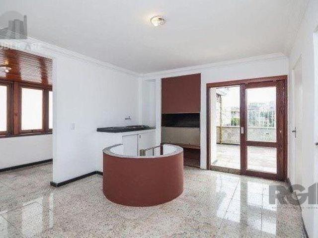 Vende se bela cobertura de 122m², 2 quartos 2 vagas, desocupado Auxiliadora