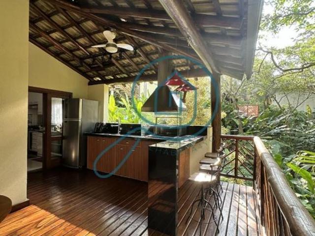 VENDE SE CASA MOBILIADA COM 3 SUÍTES  HIDRO  CONDOMÍNIO COM PISCINA  SPA  ACADEMIA  SAUNA  QUADRAS