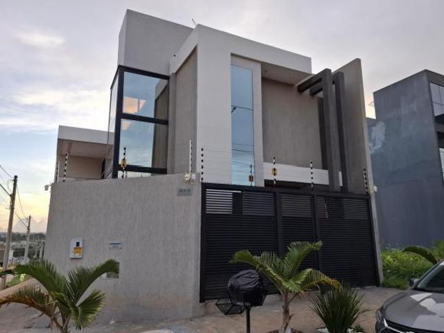 Vende se casa moderna na QE 58 do Guará II