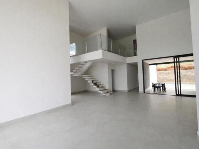 Vende se casa nunca habitada em condomínio de alto padrão Villaggio Paradiso em ITATIBA