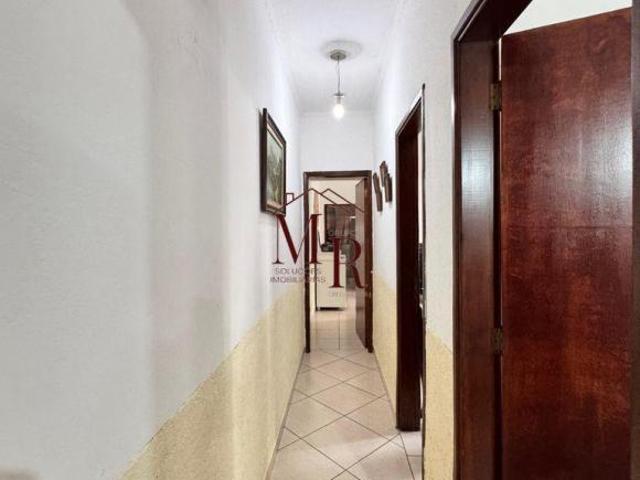 Vende se casa no Maracanã, 300m do mar