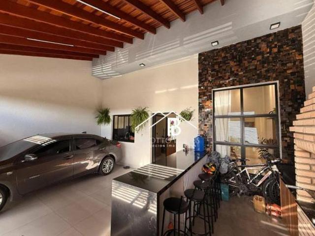 VENDE SE CASA NO BAIRRO JARDIM DOS SABIAS TODA PLANEJADA COM 3 DORMITORIOS SENDO 1 SUITE, ESTUDA PR