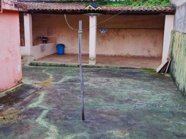 Vende se casa no Centro de Passa Tempo/MG: 590m² de área e localização privilegiada
