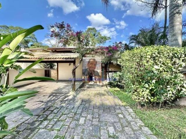Vende se Casa no Cond. Aldeia da Fazendinha 5 dorms / 3 stes. Voltada par