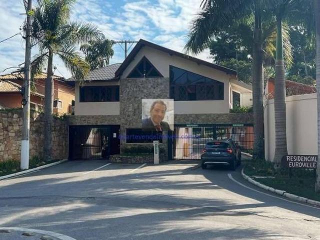 Vende se Casa no Cond. Euroville Térrea, rústica, 4dorm/3sts. Ótima Local