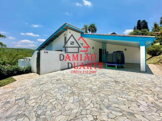 Vende se Casa no Cond. Petit Village 1.605 m² de terreno, 4 dorms/1ste