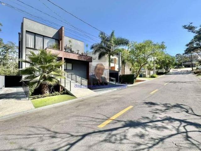 Vende se Casa no Cond. Reserva do Vianna IMPECÁVEL! 4 suítes, home office