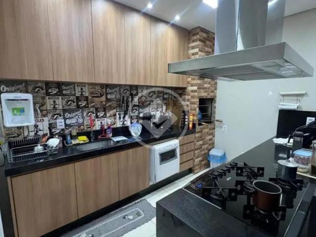 #Vende se casa no condomínio fechado Serra Azul, região do CPA, com 03 quartos sendo 02 suítes